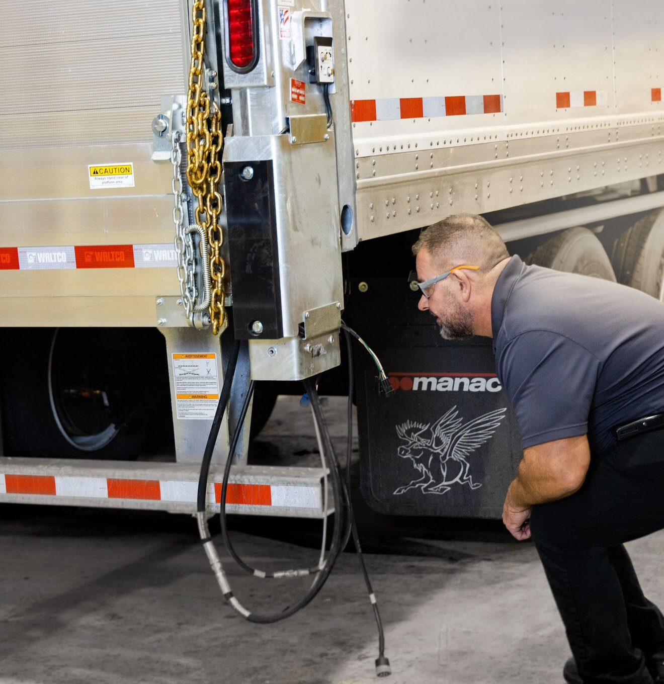 Liftgate service | Manac